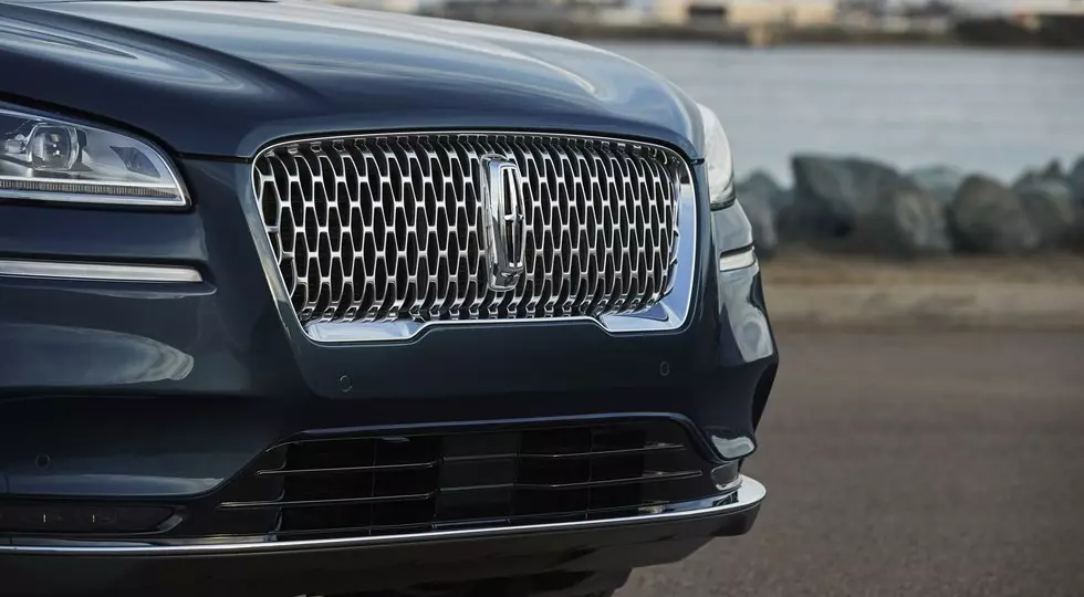 Lincoln Corsair บนรถบรรทุกโฟกัส: อีกความพยายามที่จะล่อลูกค้าจาก Mercedes และ Lexus 28177_5