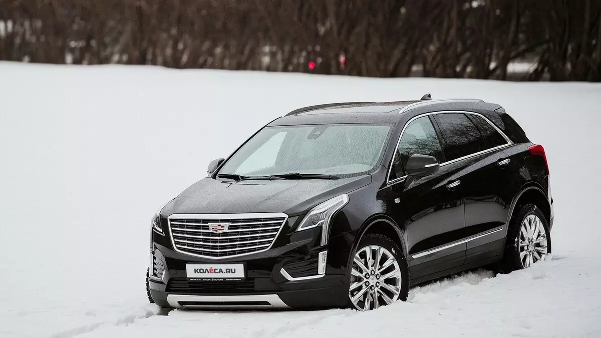 Weißer Streifen heller Stern: Testlaufwerk Cadillac XT5 28236_25