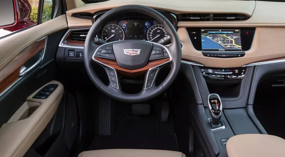 GM ga-abawanye wepụta cadillac гT5 n'ihi nnukwu achọrọ maka ihe nlereanya 28241_3