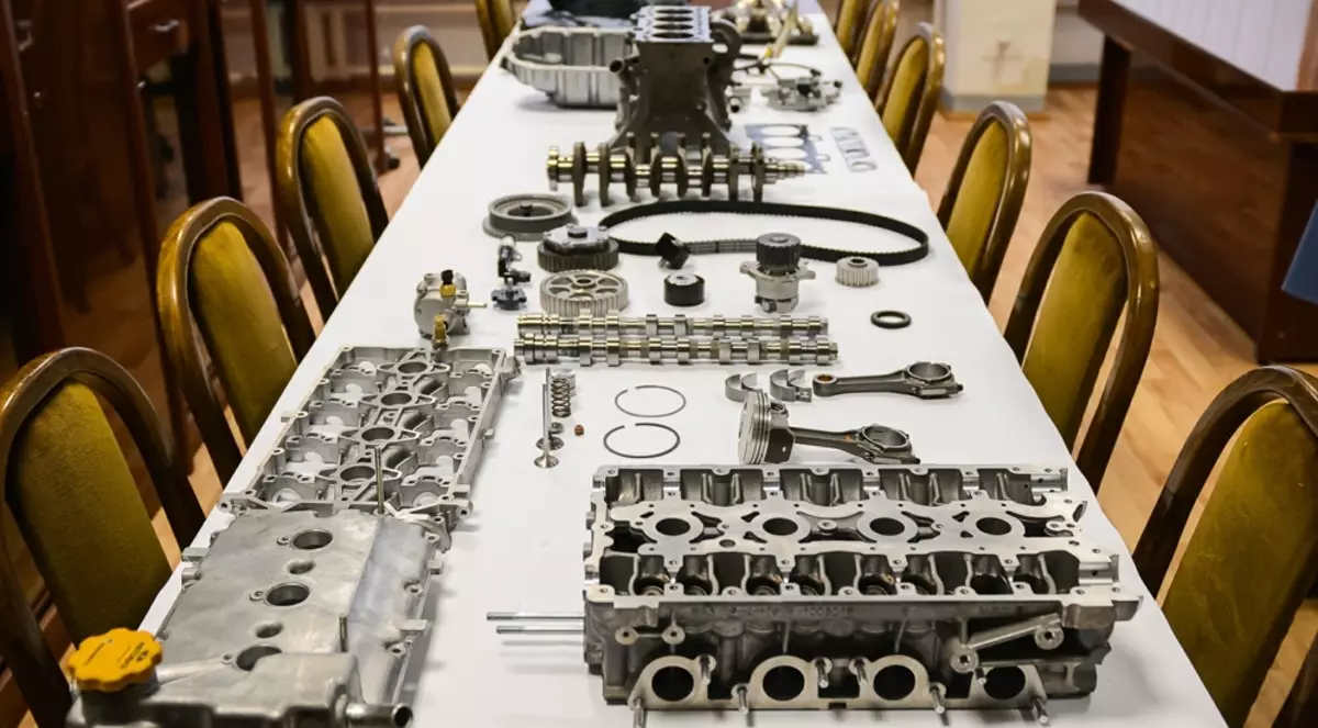 Avtovaz-ingenieurs werken aan een nieuwe motor voor Lada Largus 28246_9