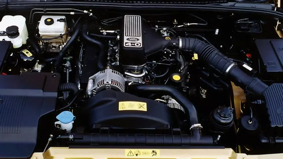 На снимката: Под Range Rover '1994-2002