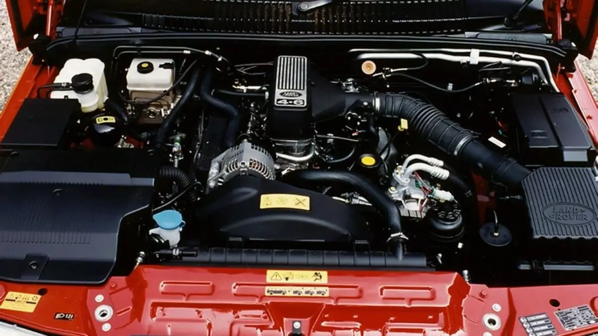 На фота: Пад капотам Range Rover '1994-2002