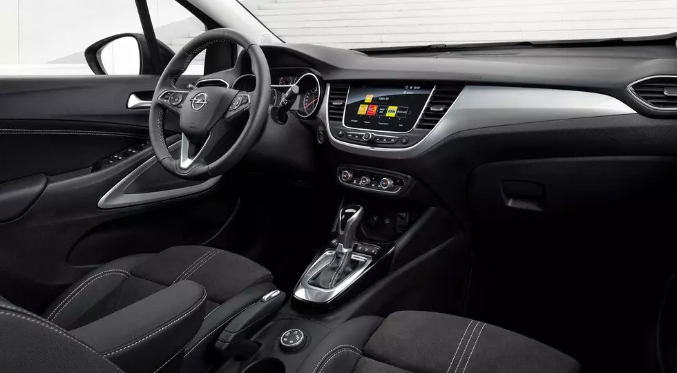 opel crossland x在退缩后丢失了“iksa”并尝试了一个新的mokka面具。我们在俄罗斯等候 28319_6