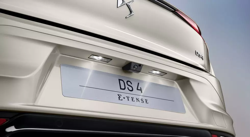 አዲስ DS 4 BMW 1 ተከታታይ: ነዳጅ ወይም ናፍጣፍ, በመስመር ውስጥ አንድ ሙጫ, መስመር አለ 28321_5