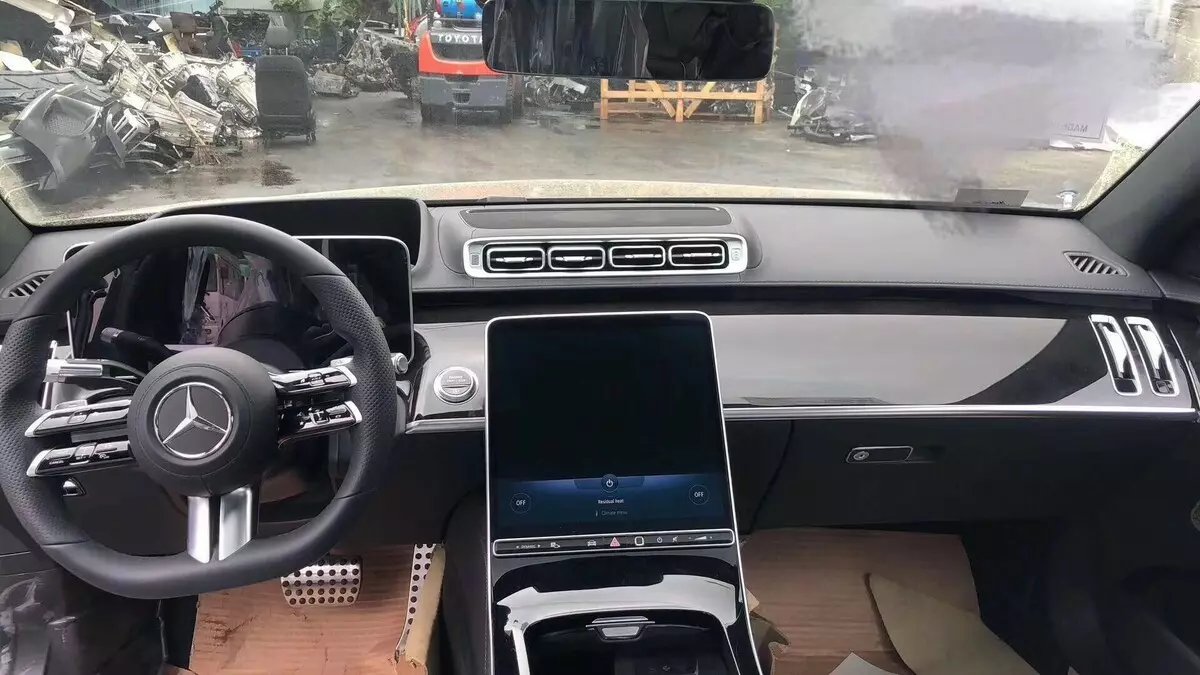 Sabon Mercedes-Benz S-Class a kan hukuma da kuma ba da izini ba videofficial 28402_2