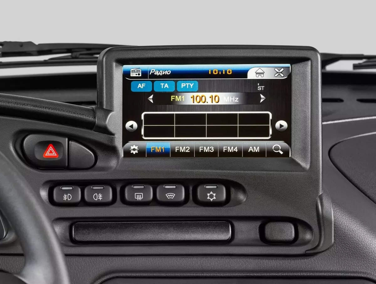 震動安裝：GM-Avtovaz提供“Shnivi”，帶有多媒體系統 28533_7