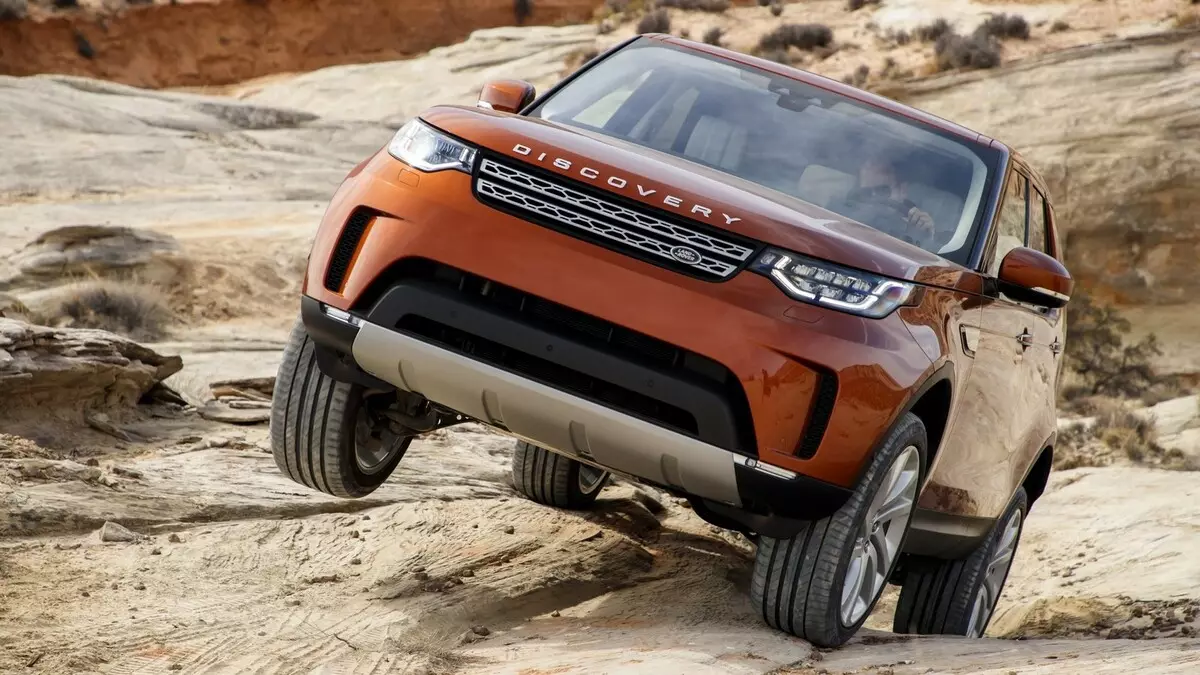 Над прорвай з ПеЧенька: оффроуд тэст-драйв новага Land Rover Discovery 5 Td6 28548_35