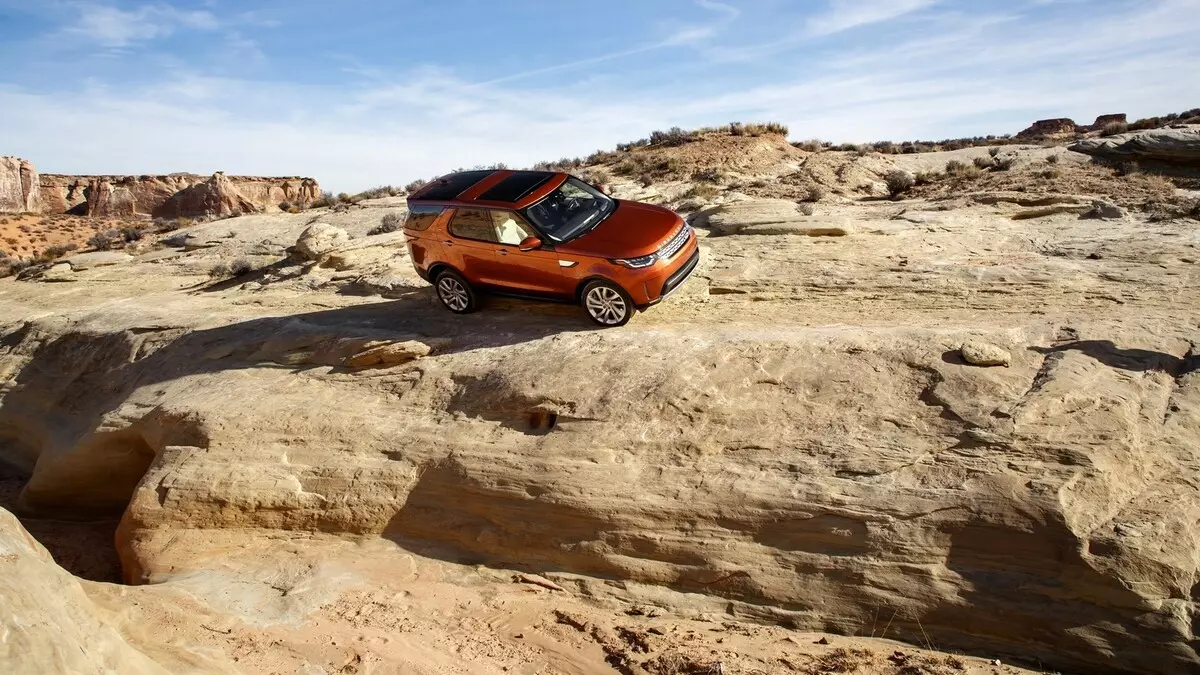 Discovery Namib Orange_197