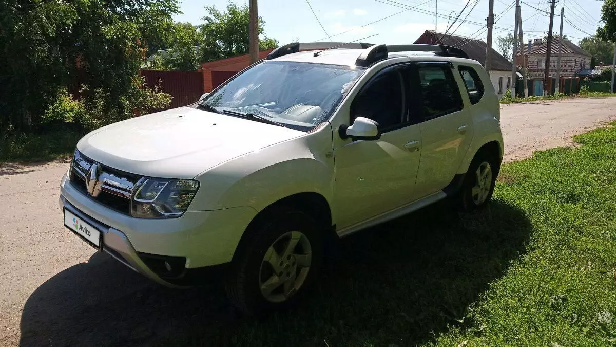 Angayan ba nga makapalit sa Renault Duster sa 700 ka libo nga mga rubles 28558_16