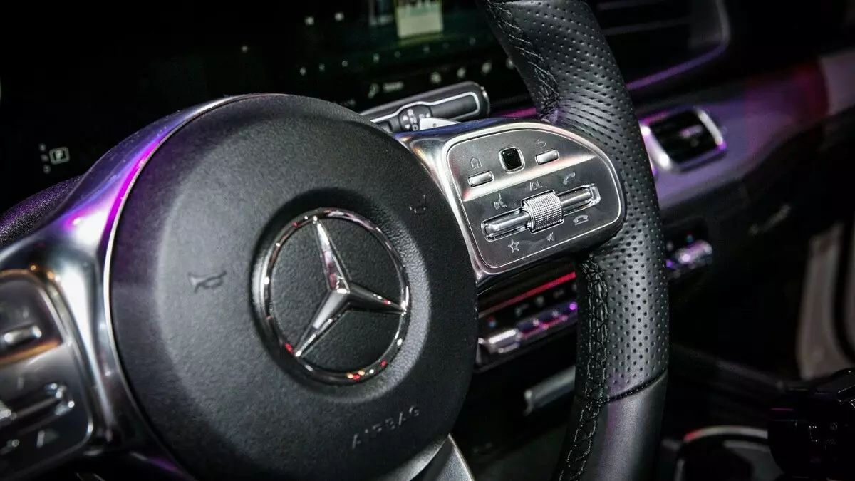თქვენ შეგიძლიათ კვლავ off-road! ახალი Mercedes-Benz GLE: მიმოხილვა და ვიდეო 28561_10