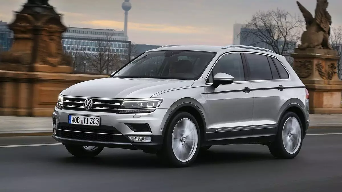 Volkswagen-Tiguan-201700-11