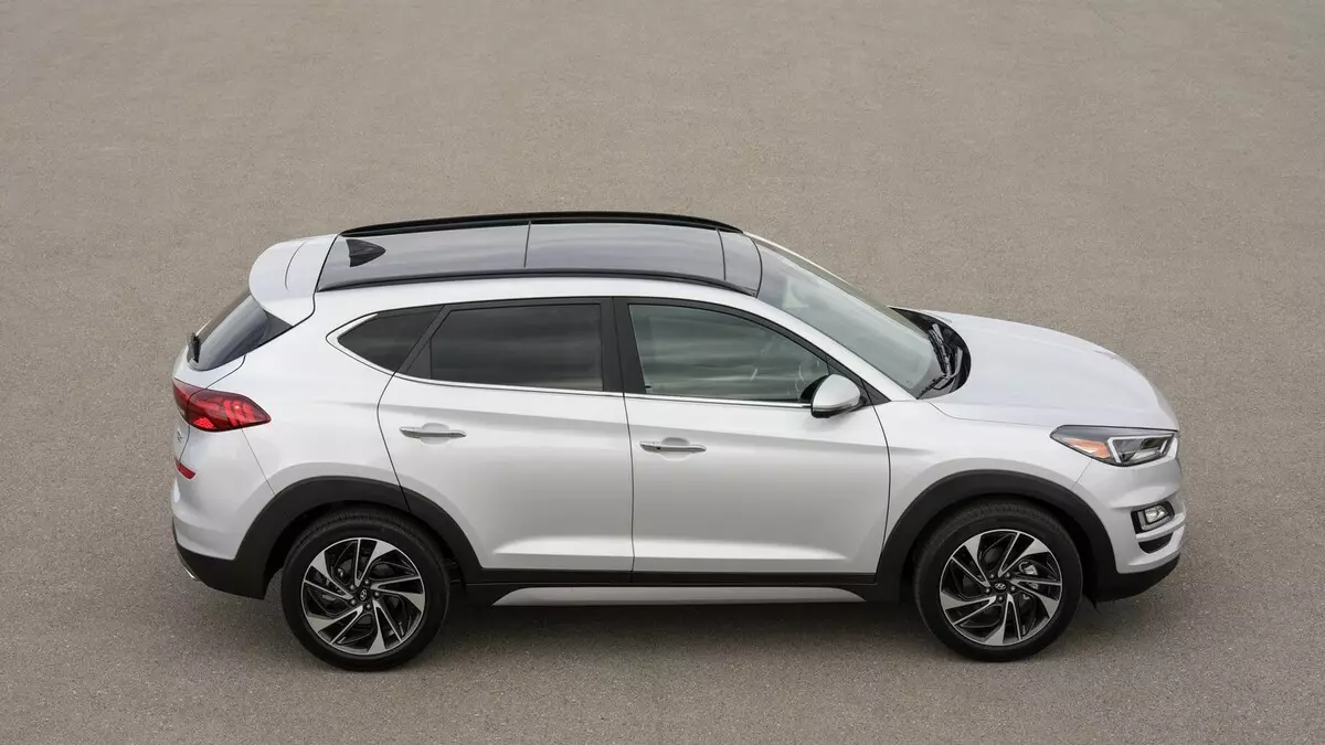 Hyundai ໄດ້ປັບປຸງ Crossover Tucson 28604_7