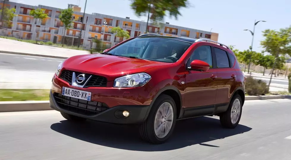 Yn y llun: Nissan Qashqai`2012-14