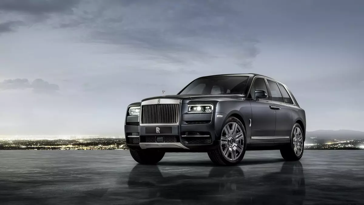 SUV Rolls-Royce Cullinan se rikba fuq il-gażolina 92 28791_1