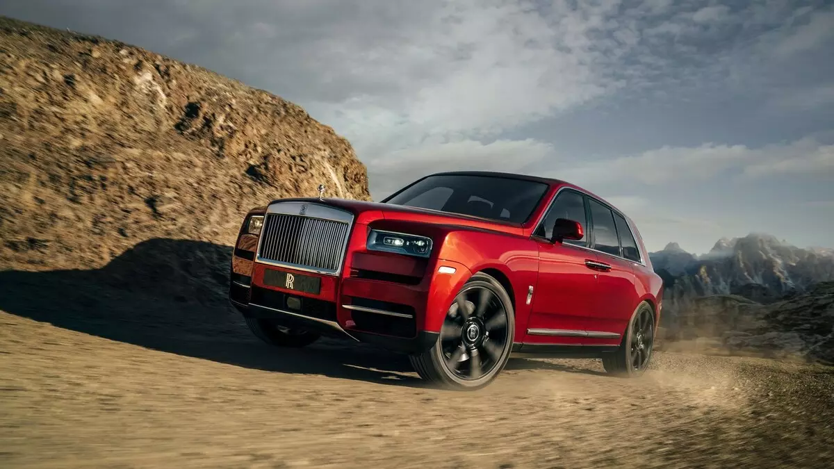 Позашляховик Rolls-Royce Cullinan буде їздити на 92-му бензині 28791_11