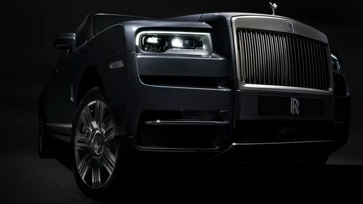 SUV Rolls-Royce Cullinan יהיה לרכוב על 92 בנזין 28791_5