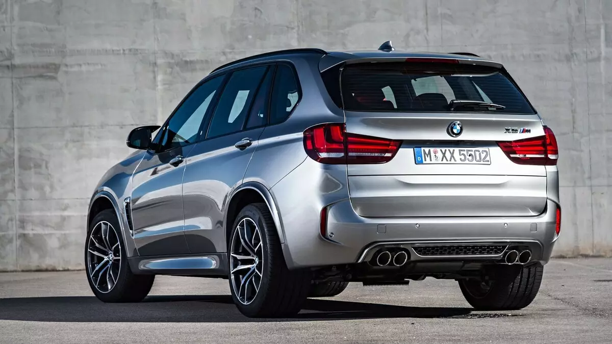 BMW x5 m kọja ibọn kan lori Nürburgring 28794_4