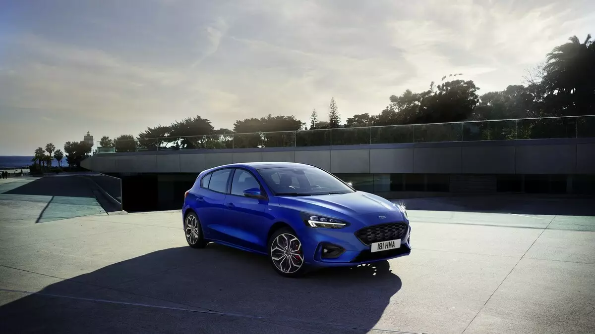 Focus Ford New se tkun tista 'tirkeb żewġ ċilindri 28814_13