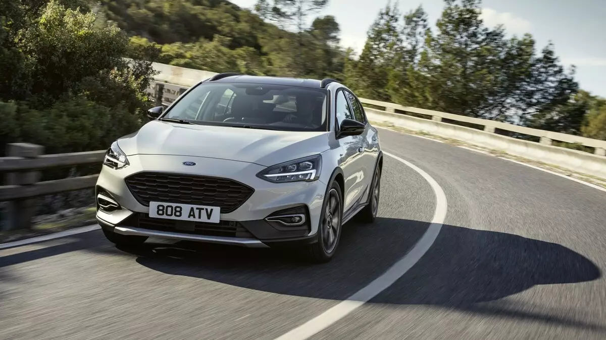 Focus Ford New se tkun tista 'tirkeb żewġ ċilindri 28814_18