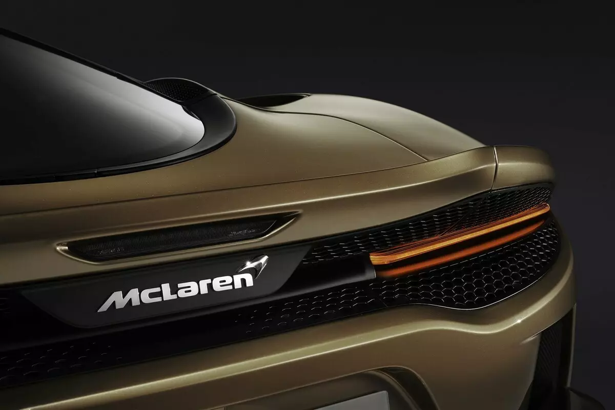 McLaren GT: Supercar for every day with a big trunk 28822_12