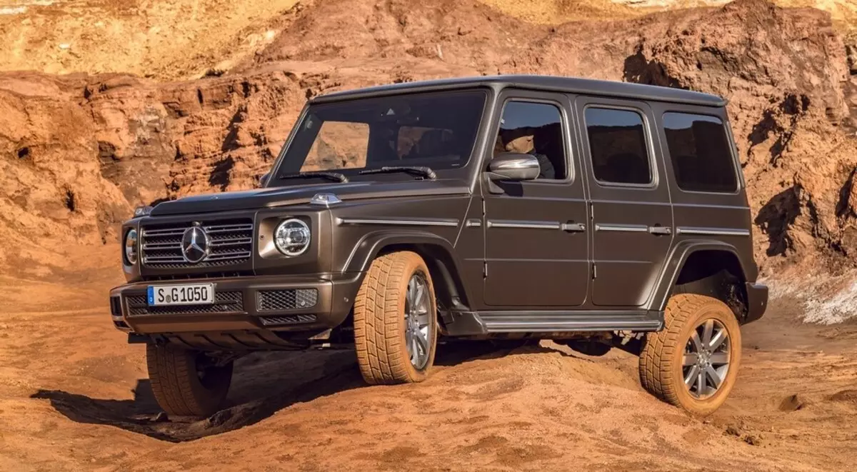 Da farko sabon Mercedes-Benz G-Class ya faru 28841_17