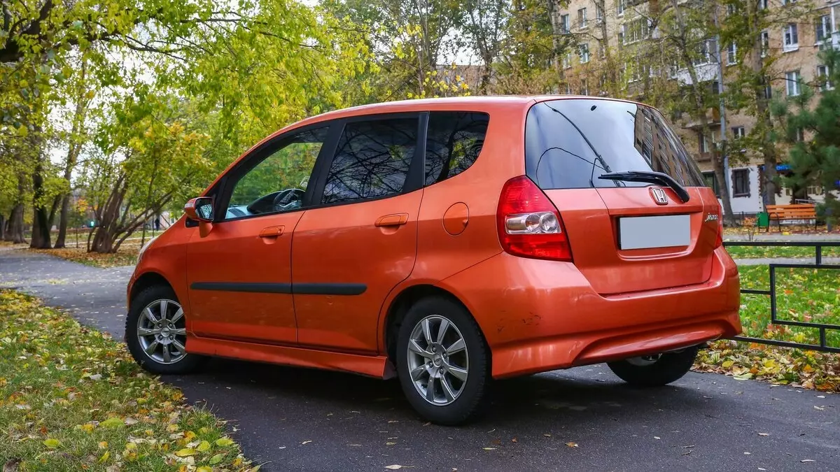 Honda Jazz kandi ikwiranye na Mileage: feri, guhagarikwa, moteri no kwanduza 28843_14