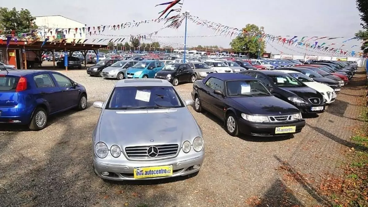 یوکرائن میں anticrisis: یورپ سے ایک سستے کار خریدنے میں تجربہ VW پولو 1.4 TDI کی مثال پر 28869_9