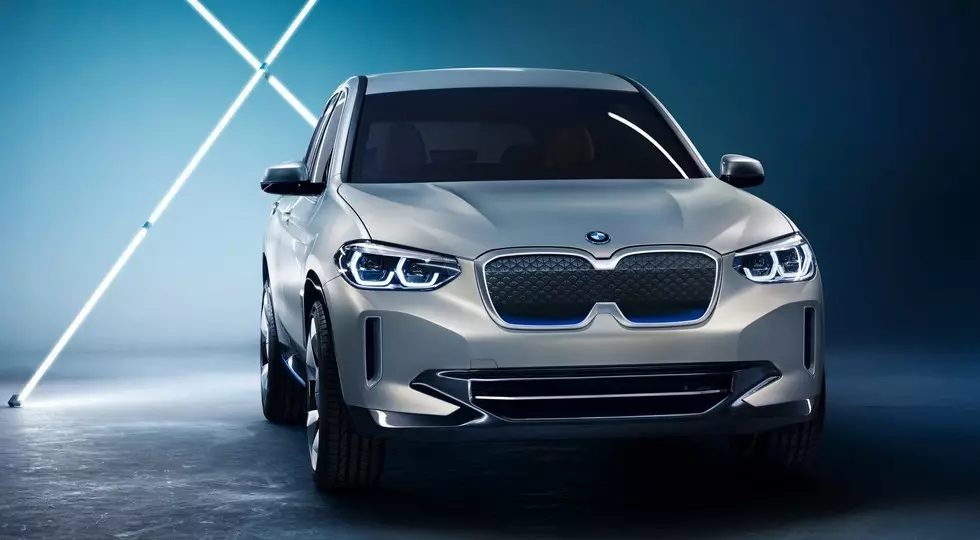 BMW_Conet_ix3_13.