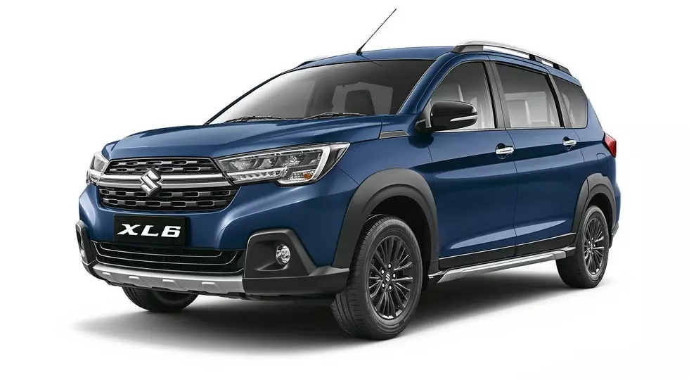 Kuus-iste Suzuki XL6 Crossover: Premium on odavam kui miljon rubla 28924_1