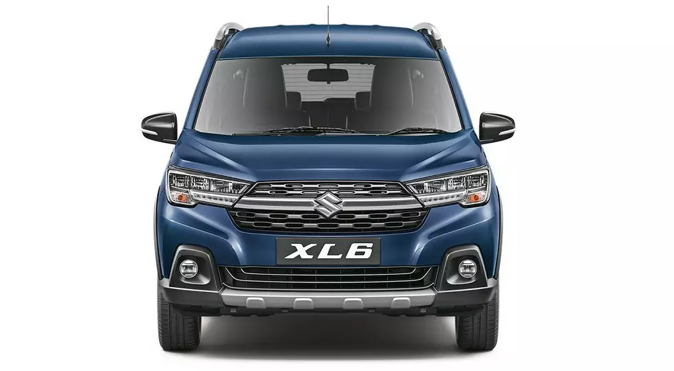 Kuus-iste Suzuki XL6 Crossover: Premium on odavam kui miljon rubla 28924_2