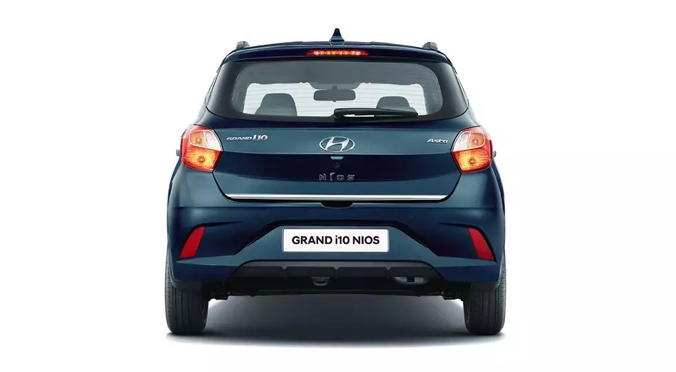 Hyundai anu énggal anyar pikeun 466,000 Rutles: Langkung ageung sareng langkung 28928_4