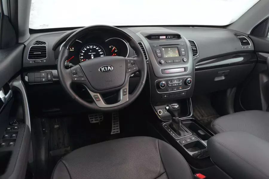 Kia Sorento: interno