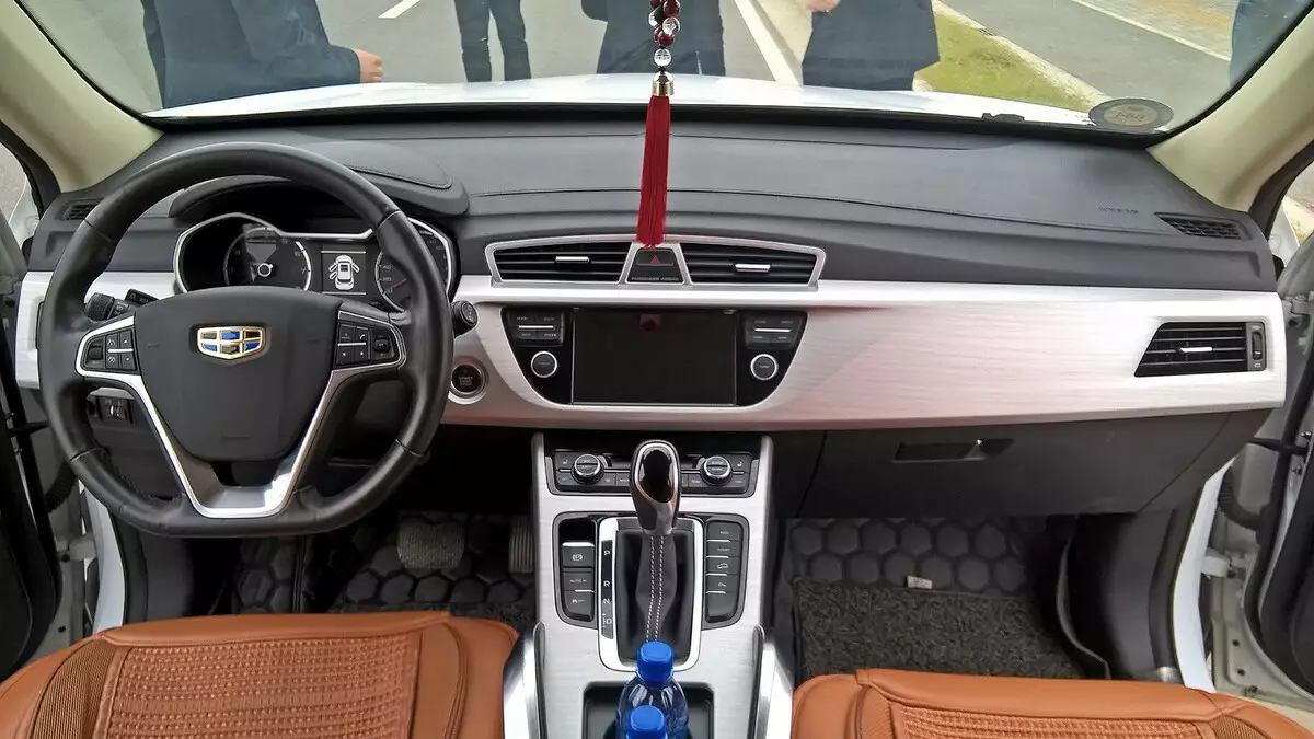 Mușchi, spațiu și poduri: Express Test Geely Atlas 29182_18