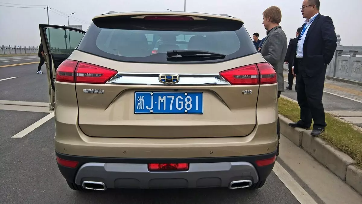 Mușchi, spațiu și poduri: Express Test Geely Atlas 29182_4