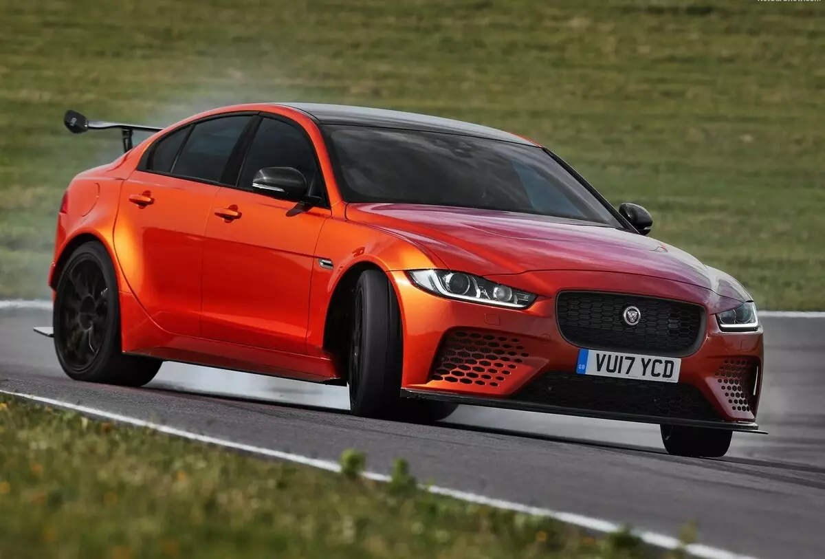 Jaguar Xe SV Project 8 ilivunja Alfa Romeo Giulia QuadriFoglio Record juu ya Nürburgring 29212_1