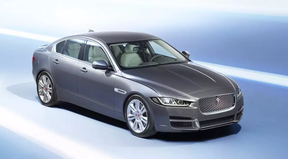 Jaguar- ը գաղտնազերծեց «Ձգված» սեդան xe- ն 29217_2