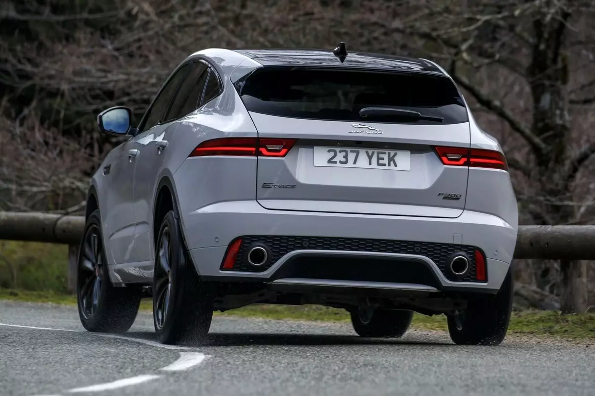 Jaguar E-Pace Corsica.