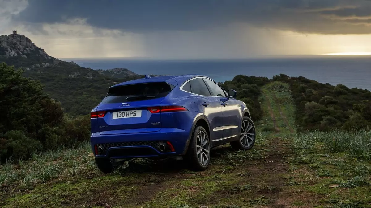 そしてスポーツで、そしてBRODで：最初のテストドライブJaguar E-PACE 29223_43