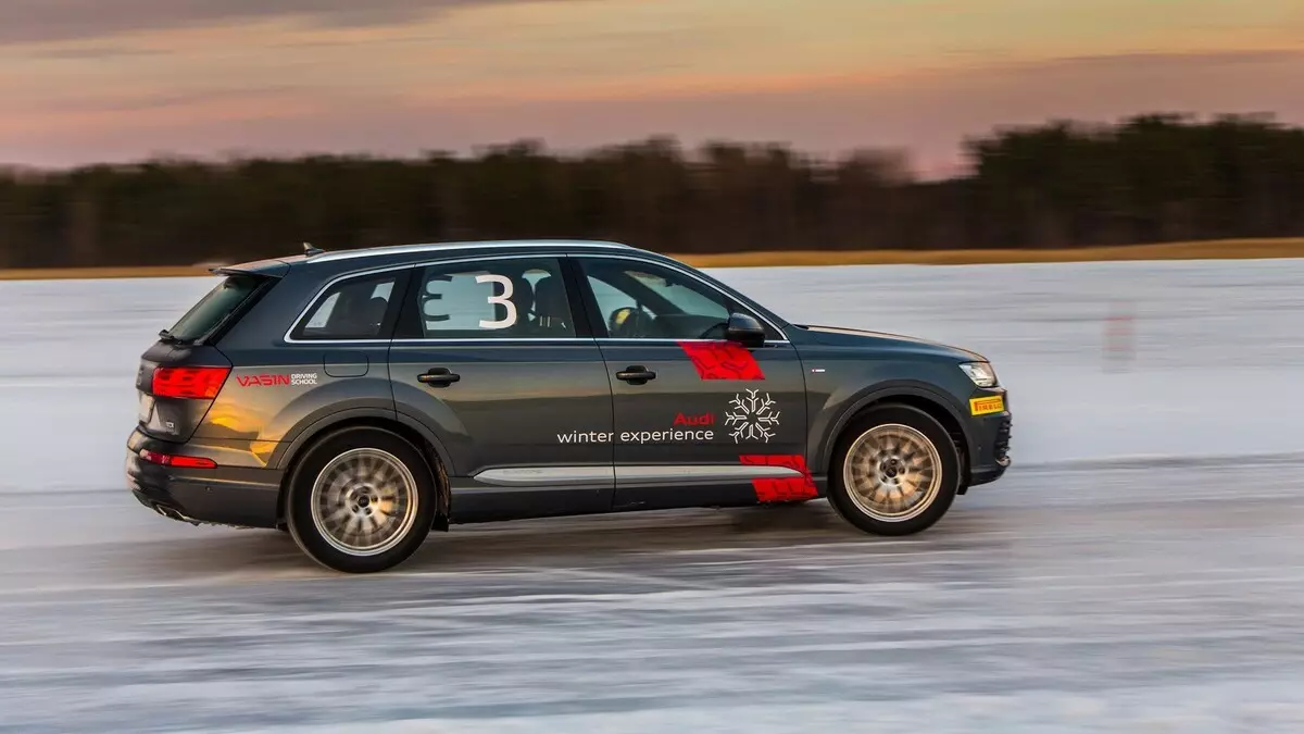 Transparent Ice, O Pagdumala sa Imong Kaugalingon: Sevelig nga Test Drive Audi Q7 29255_16