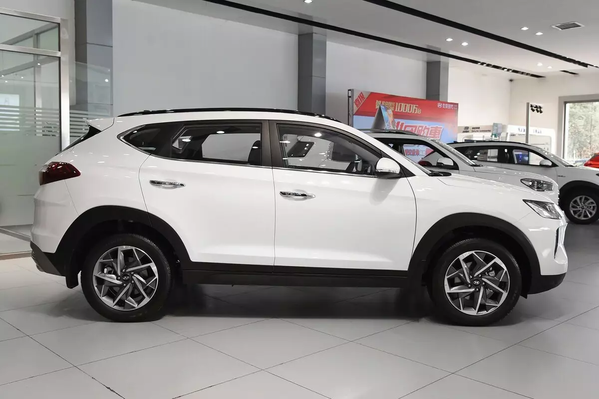 ፈገግታዎ የት አለ? Hyunduni tucson አራተኛ ትውልድ ሽያጭ አለ 29278_3