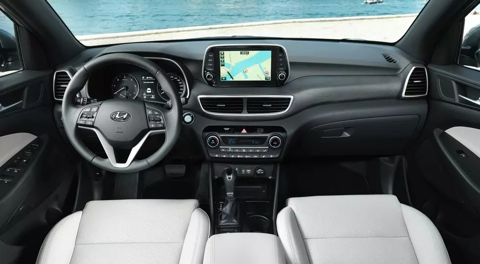 باشقا Hyundai Tucson-2019: يېڭى سالون ۋە «ئاتموسفېرانىڭ ئىستىپا بېرىشى» 29281_10