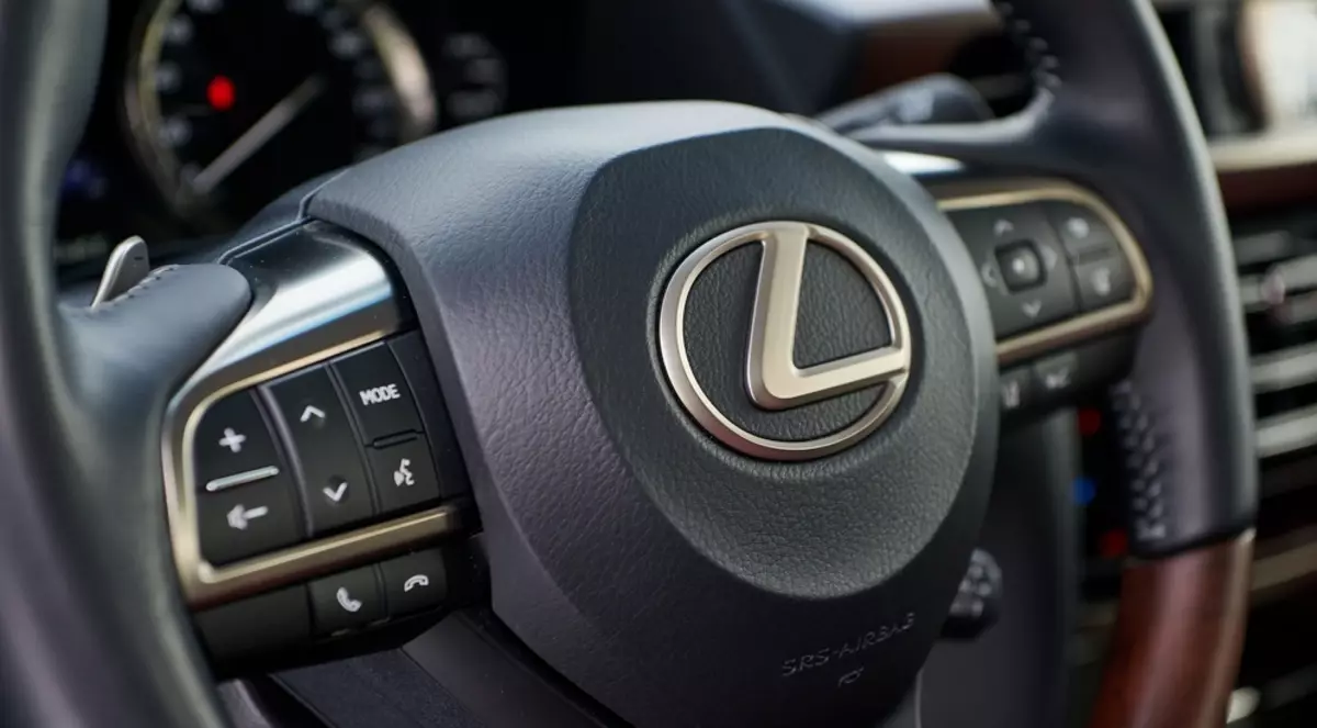 Pool aastat ei möödas: Lexus LX450D Test Drive 29316_42