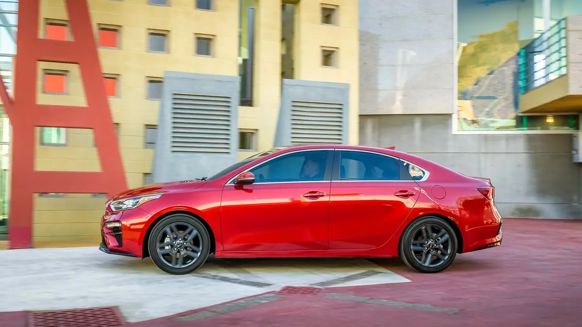 El estreno del nuevo Kia Cerato tuvo lugar en Detroit. 29347_15