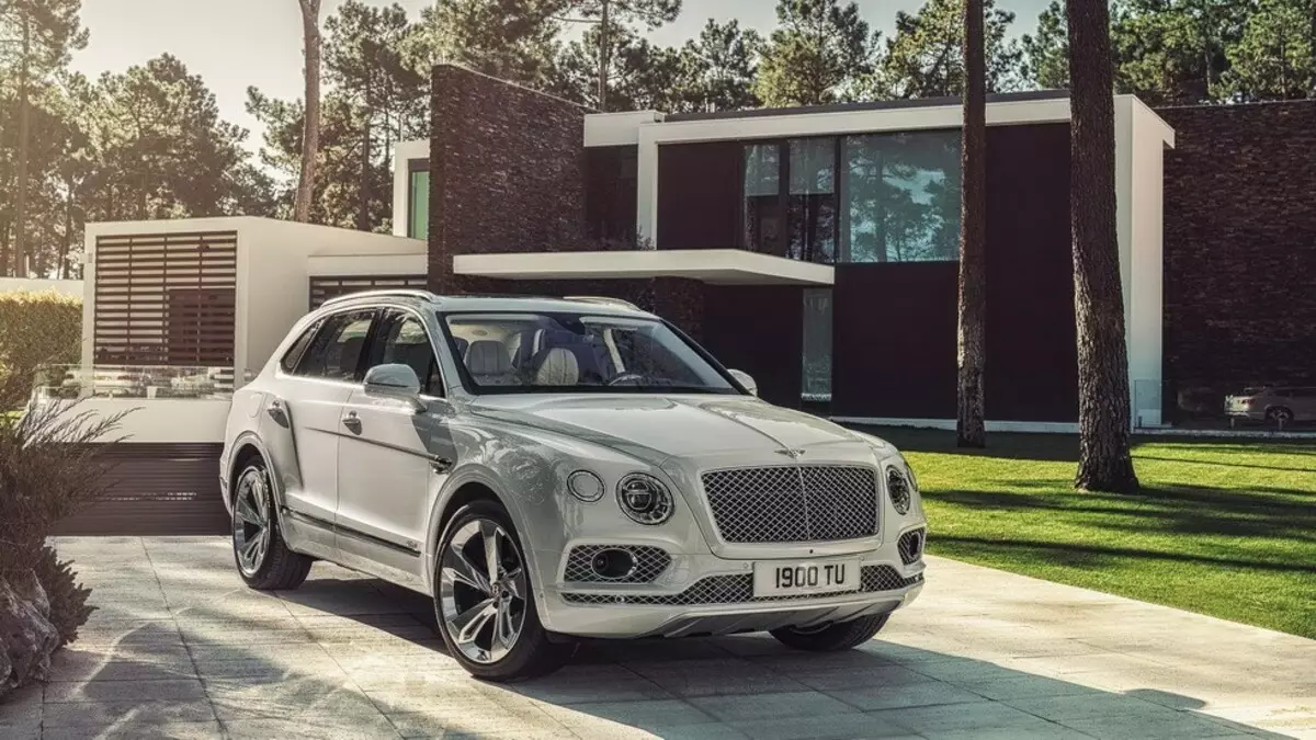 Hybrid Bentley Bentayga ausgestatt mat engem Motor v6 29406_7