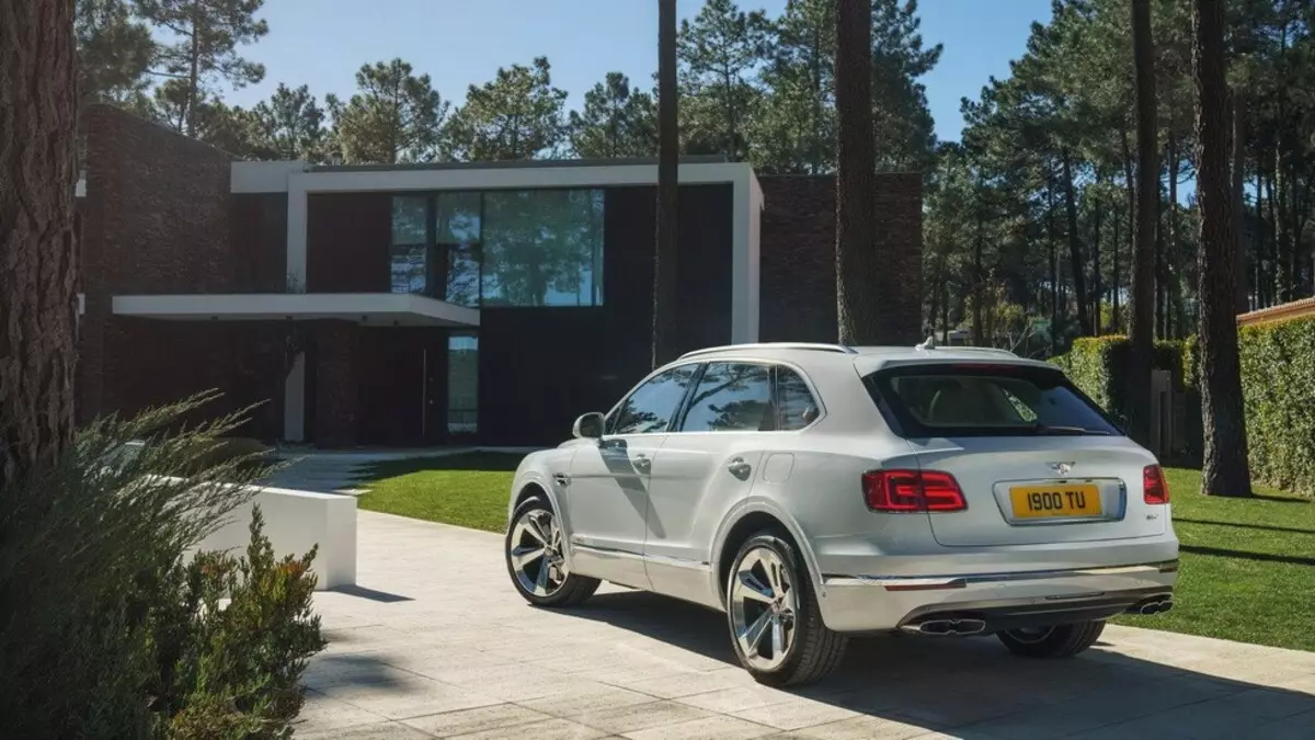 Hibrid Bentley Bentayga je opremljen z motorjem V6 29406_8