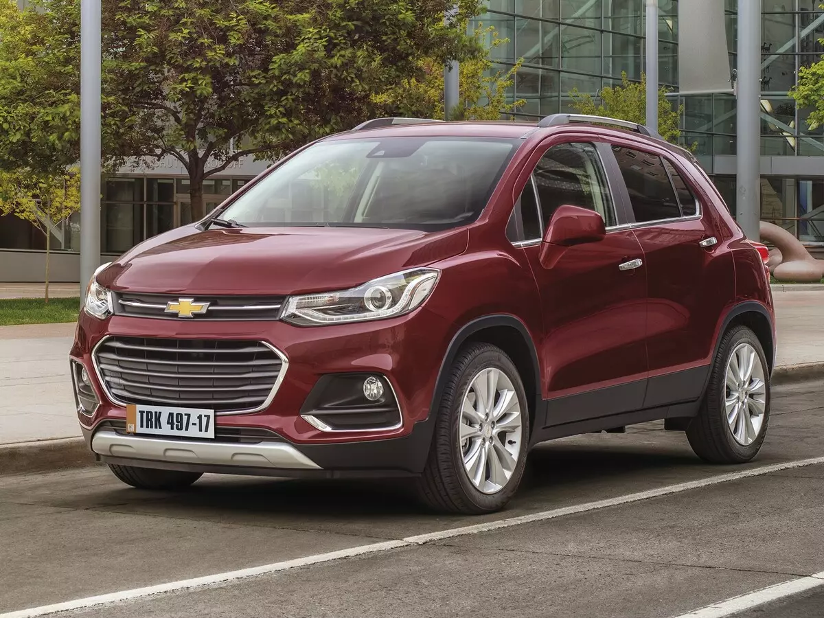 Sur la photo: Chevrolet Tracker pour le marché américain latino-américain. Mais le crossover de Ravon est susceptible d'être libéré dans la version pré-réforme