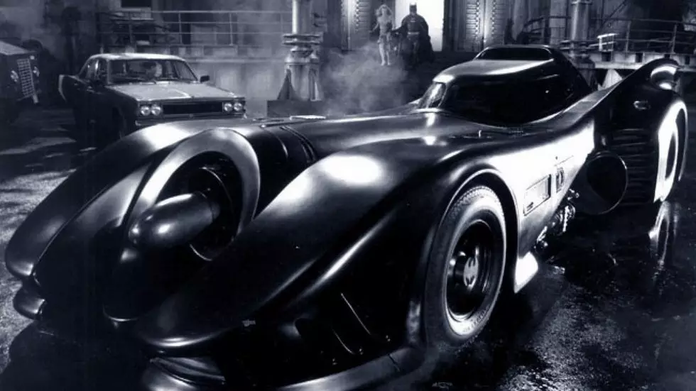 Шок и трепти: всички метаморфоза на киното Batmobile 29470_21