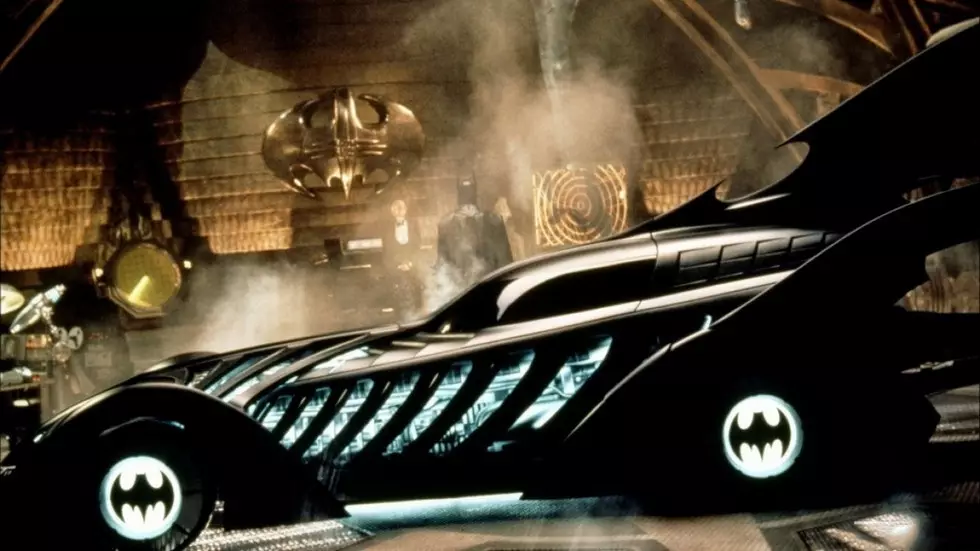 Шок и трепти: всички метаморфоза на киното Batmobile 29470_31