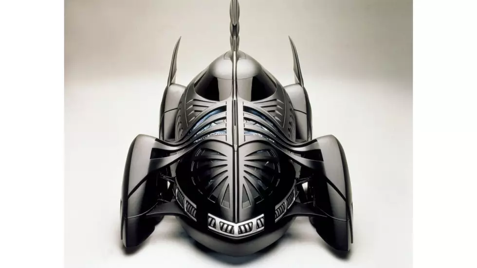 Kugwedezeka ndi Trepid: Binema Batmobile Metamorphosis 29470_36