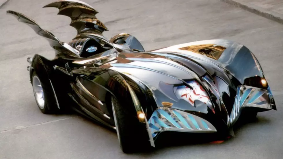 Шок и трепти: всички метаморфоза на киното Batmobile 29470_43